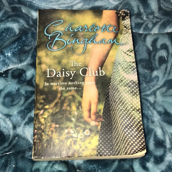 Accents | Bantam Books Charlotte Bingham The Daisy Club | Poshmark